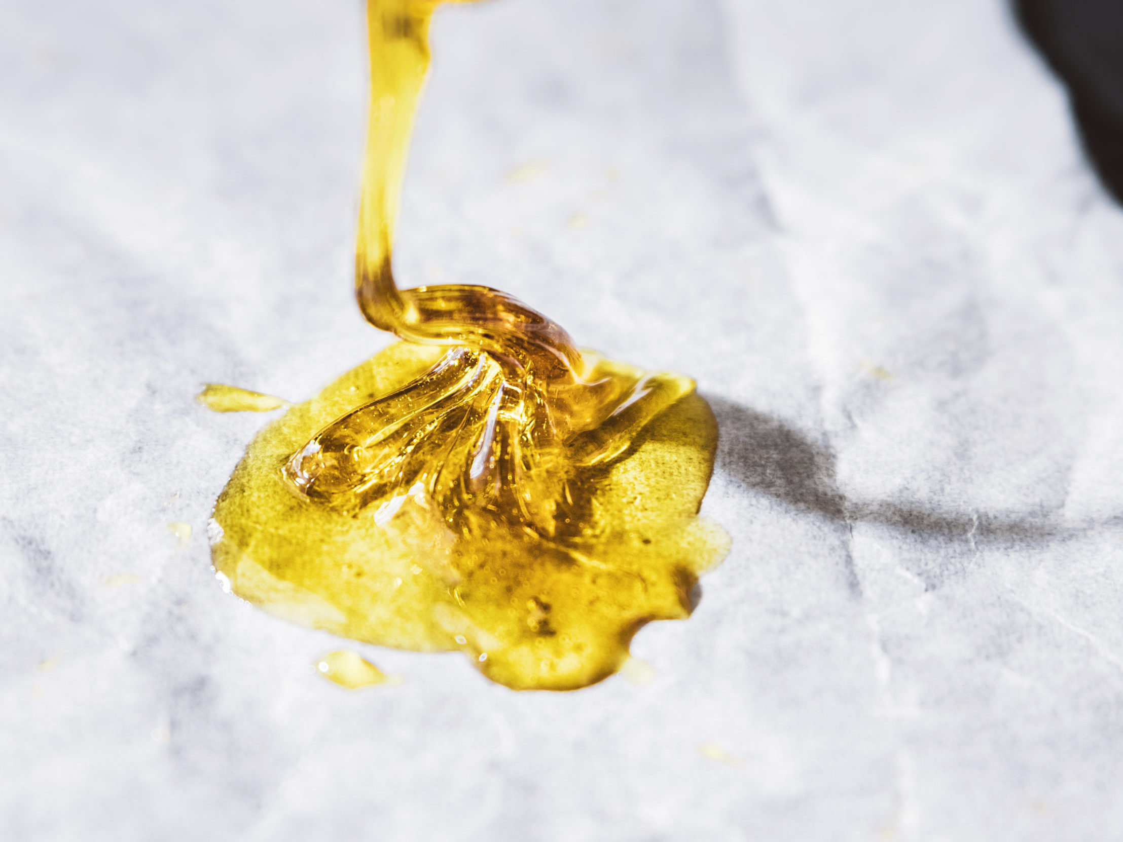 Cómo hacer y guardar el rosin, una extracción top del cannabis